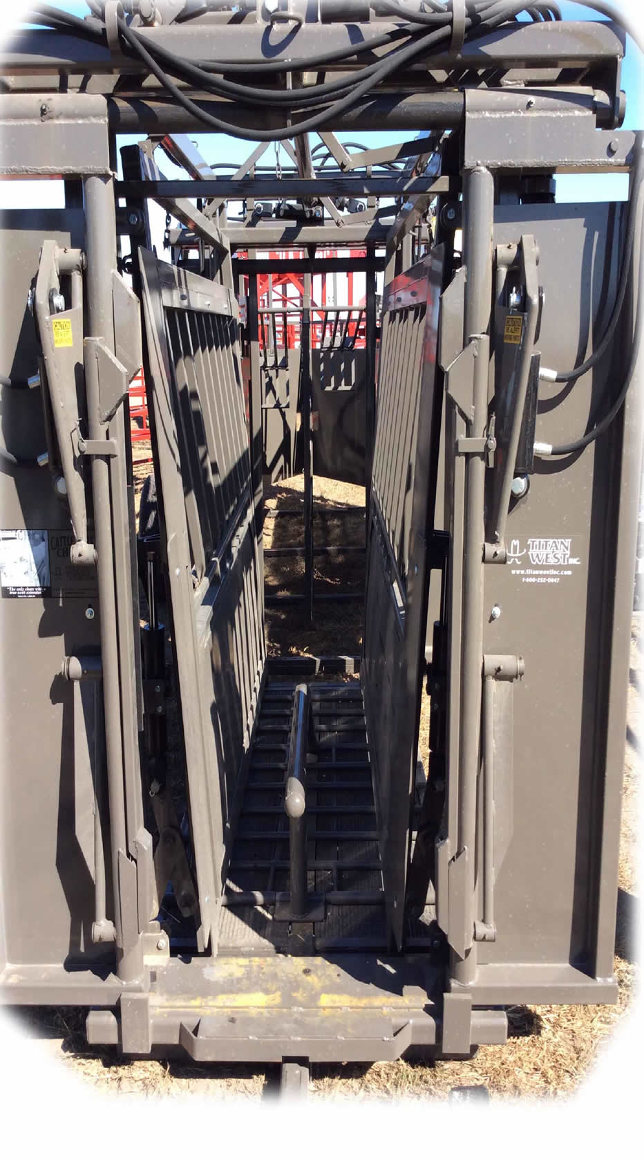 Titan Portable Hydrualic and Manual Chutes, Alley, & Portable Tub ...