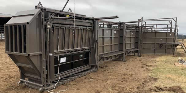 Titan Portable Hydrualic and Manual Chutes, Alley, & Portable Tub ...