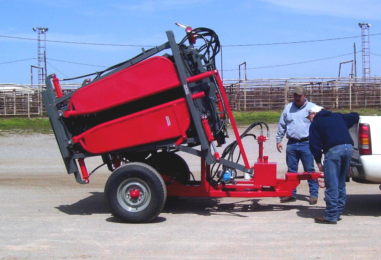 WW Hydraulic Cattle Chutes for Portable & Feedlot Applications