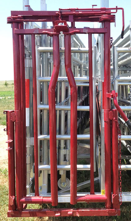 WW Livestock Chutes, Maternity Pens, Longhorn Chutes, & Calf Tables